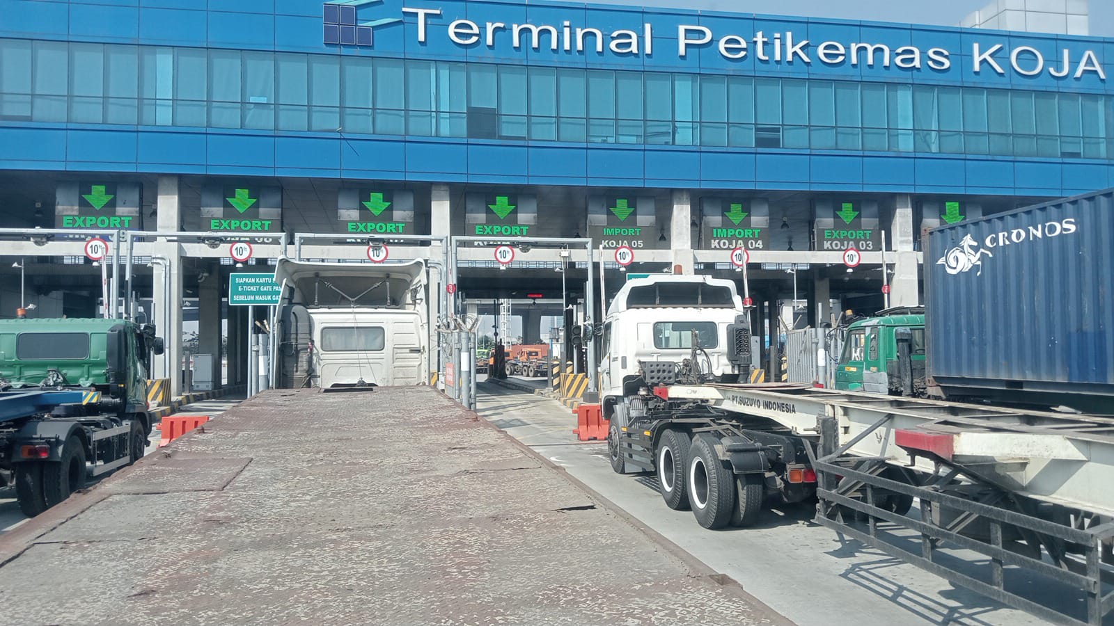 Sistem Tak Eror, Namun Truk Antre di TPK Koja, Ada Apa ? – Logistik News